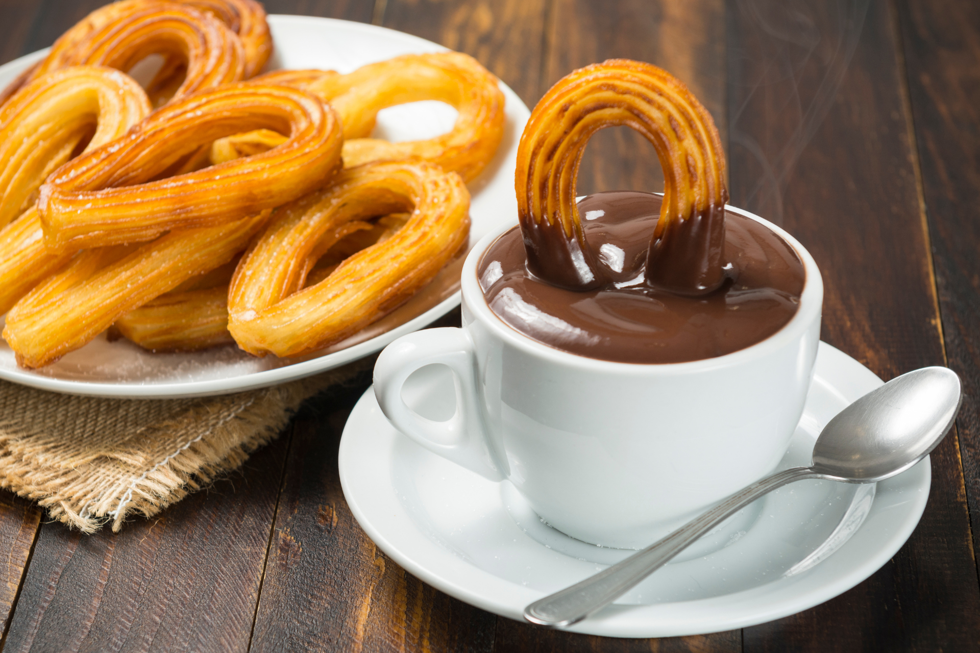 Churros com chocolate: a combinação clássica que atravessa gerações e ...